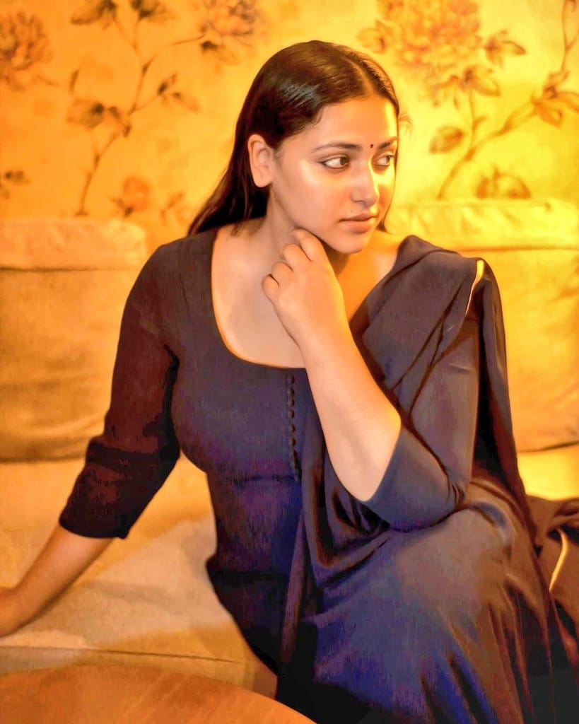 Anu Sithara: அனு சித்தாரா அட்டகாச படங்கள்! – News18 தமிழ்