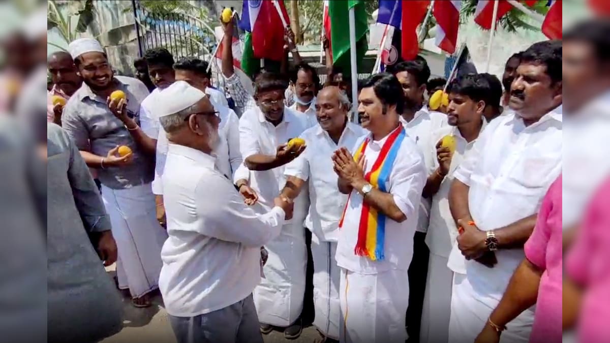 மாம்பழத்தை கொடுத்து பிரச்சாரம் செய்த பாமக வேட்பாளர் – News18 தமிழ்