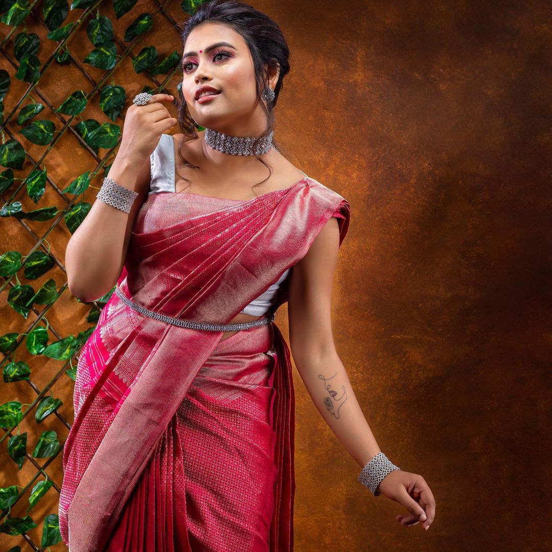 பாரதி கண்ணம்மா சீரியல் நடிகை ஃப்ரீனா லேட்டஸ்ட் க்ளிக்ஸ்.. – News18 தமிழ்