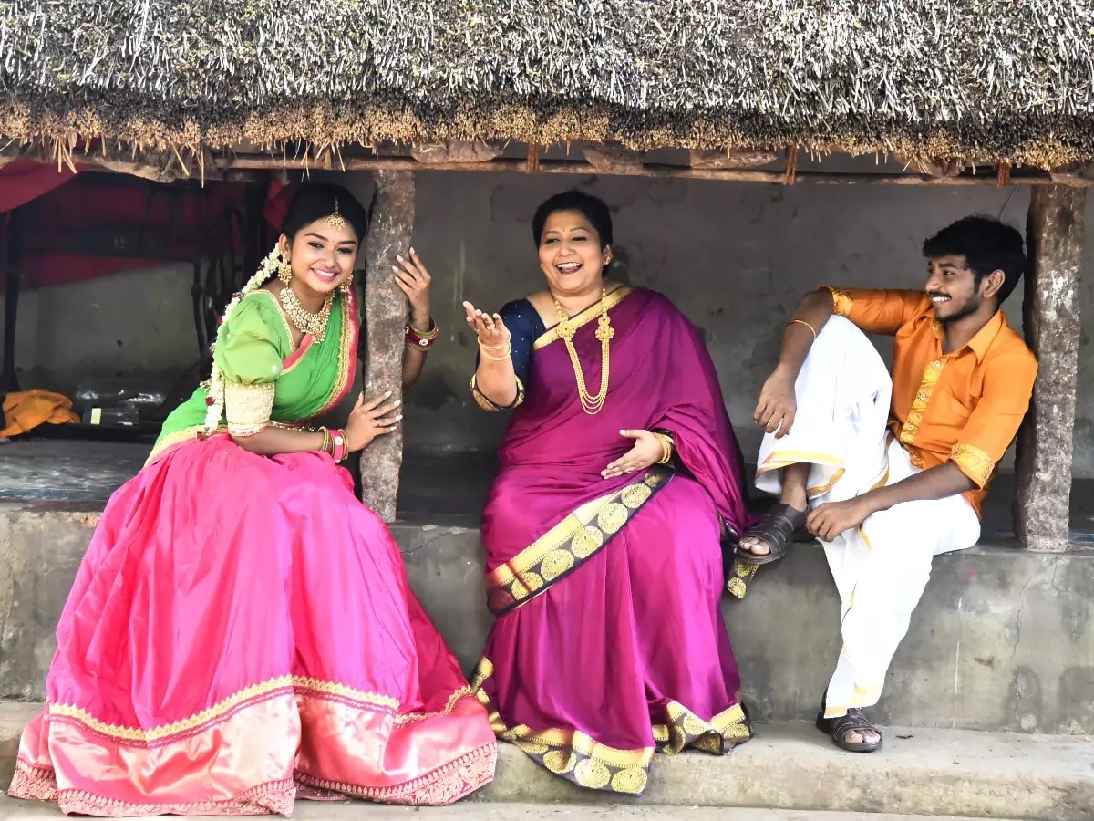 பிரபல காமெடி நடிகரின் மகனுக்கு ஜோடியான பிரபல சீரியல் நடிகை ...