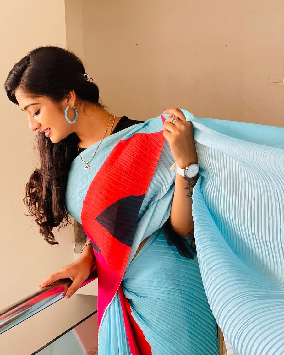 Serial Actress Hima Bindhu : விதவிதமான சேலையில் கலக்கும் ’இதயத்தை ...