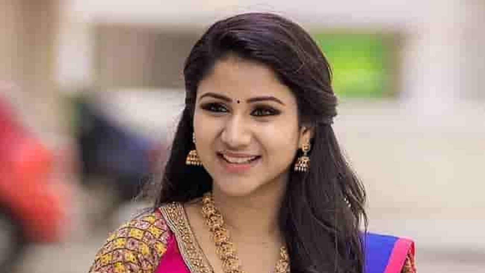 raja rani serial actress alya manasa salary details | ராஜா ராணி ...