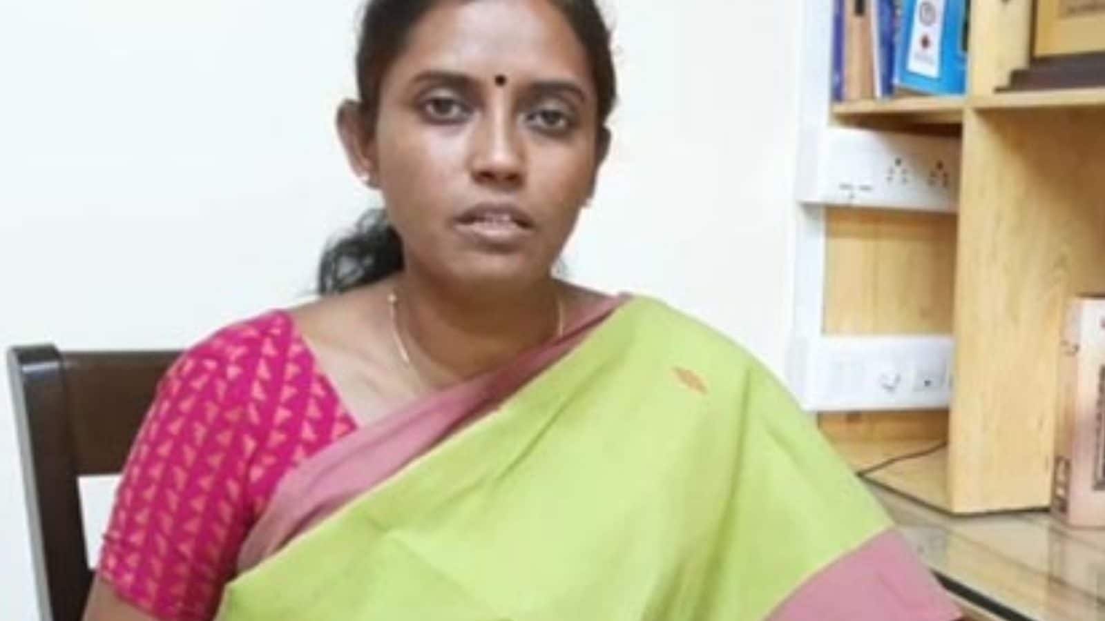 ஜெயலலிதாவுக்கு காங்கிரஸ் எம்பி ஜோதிமணி அஞ்சலி... சமூக வலைதளத்தில் ...