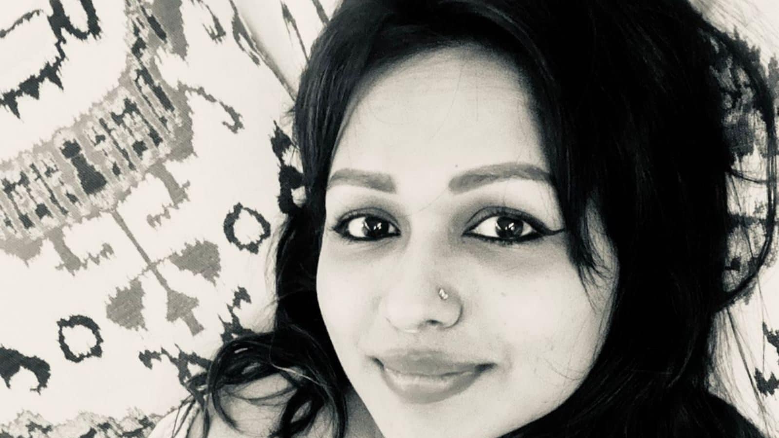 நடிகை சாந்தினியின் லேட்டஸ்ட் புகைப்படங்கள்