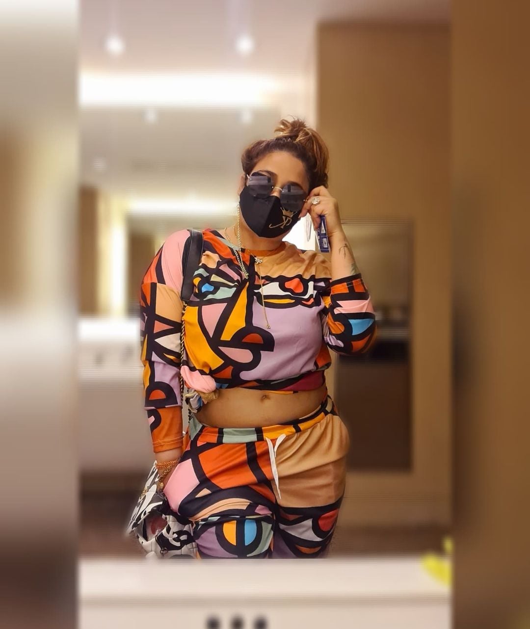 40 வயதில் வேற லெவல் கவர்ச்சியில் நடிகை கிரண்.. – News18 தமிழ்