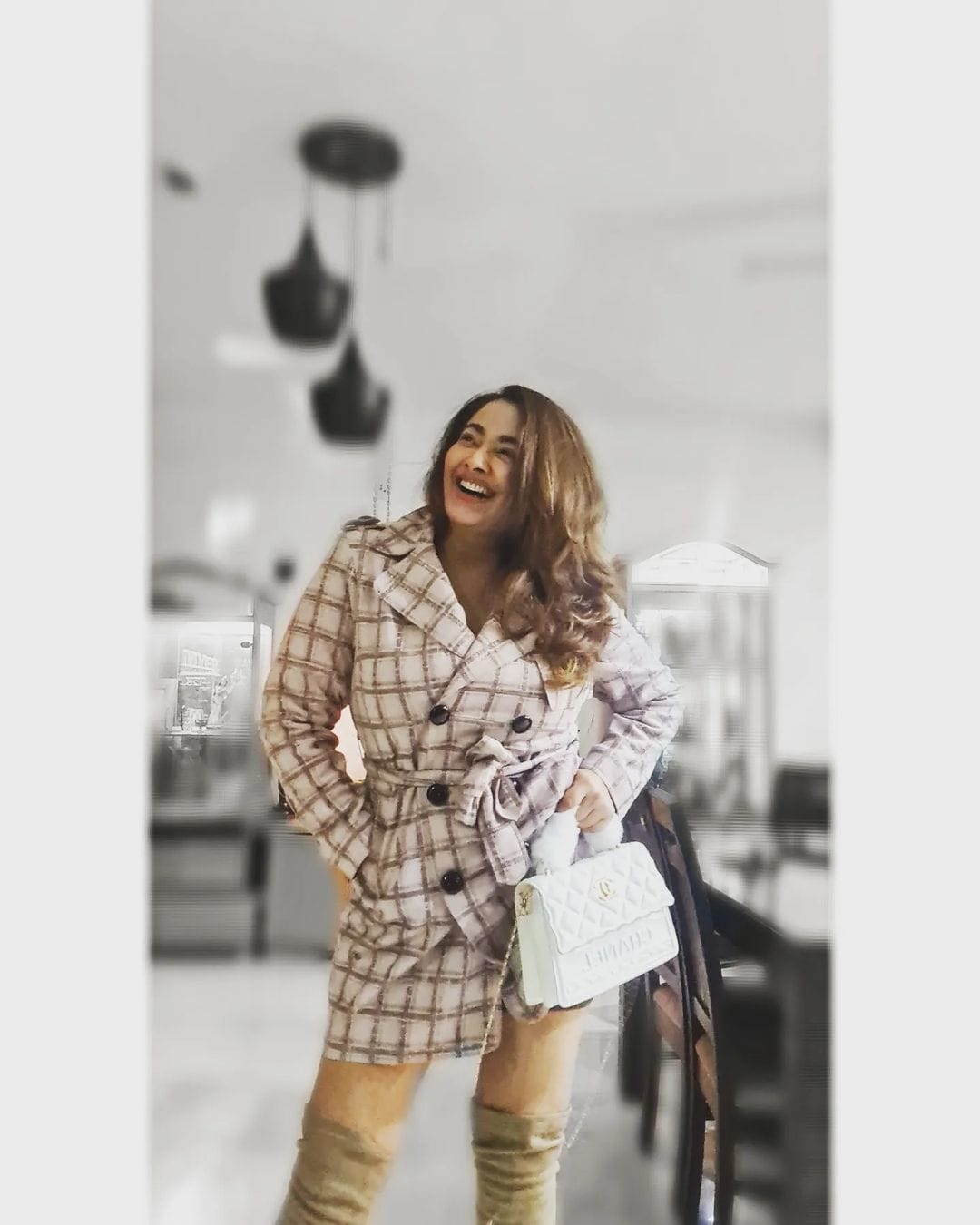 40 வயதில் வேற லெவல் கவர்ச்சியில் நடிகை கிரண்.. – News18 தமிழ்