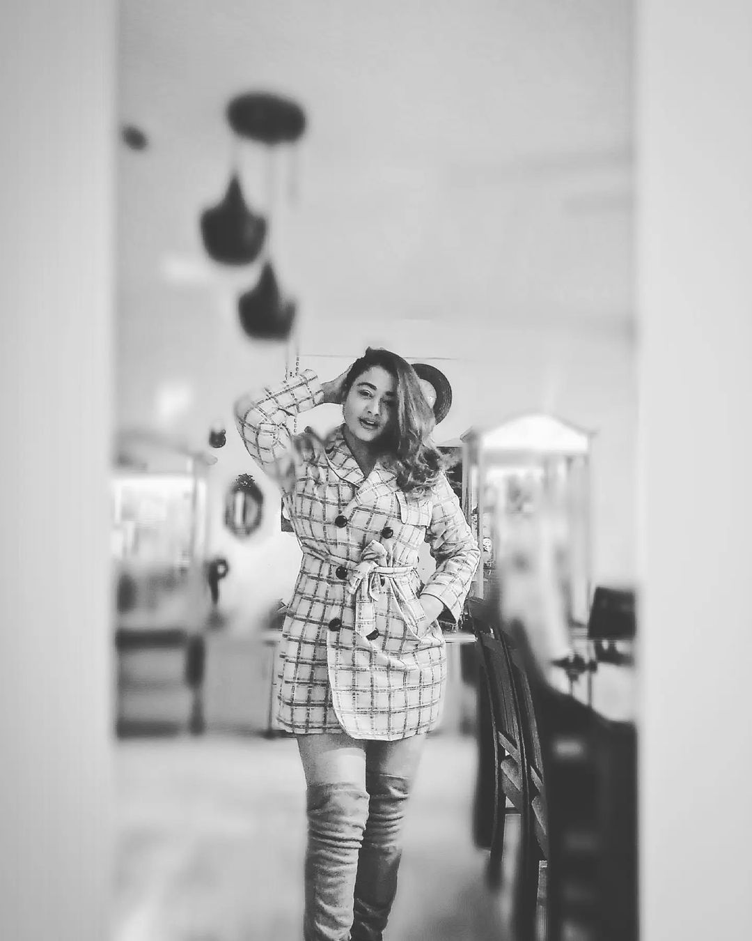 40 வயதில் வேற லெவல் கவர்ச்சியில் நடிகை கிரண்.. – News18 தமிழ்