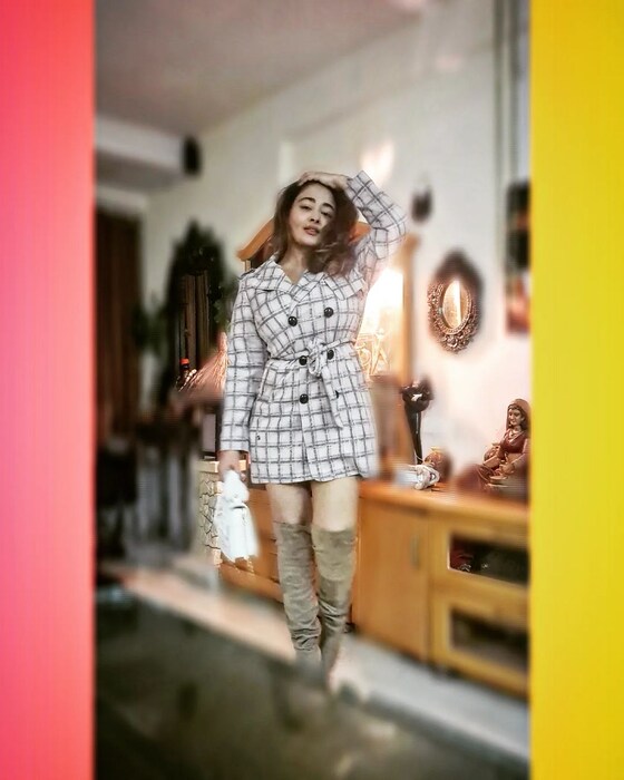 40 வயதில் வேற லெவல் கவர்ச்சியில் நடிகை கிரண்..