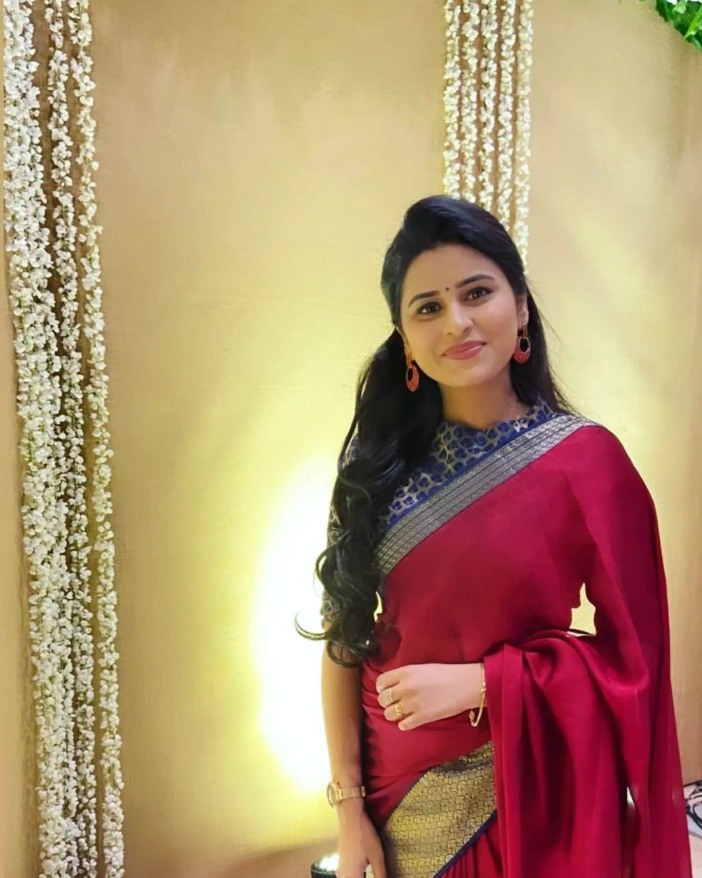 விதவிதமான புடவையில் கலக்கும் சீரியல் நடிகை ரித்திகா.. – News18 தமிழ்