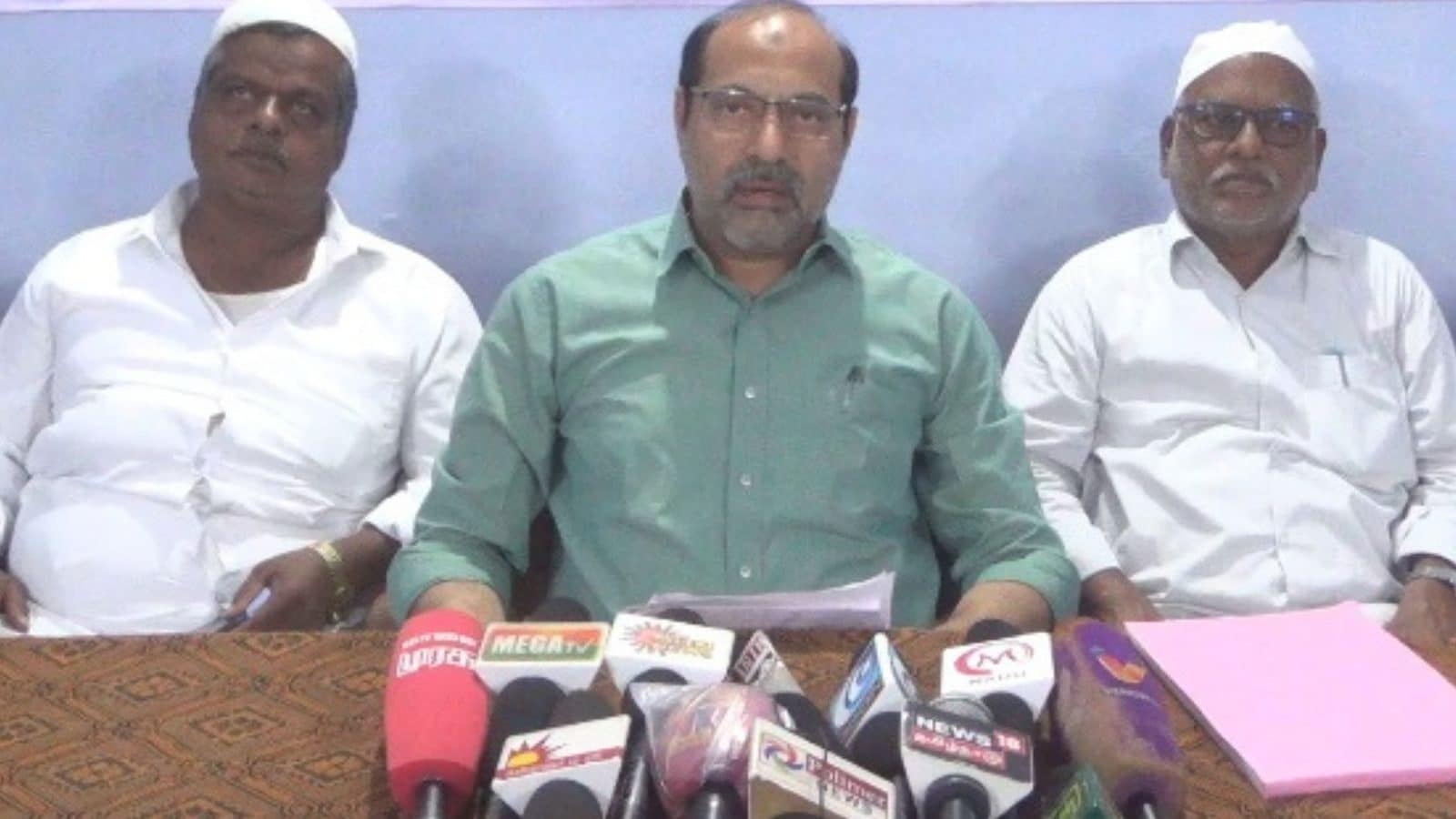 Hijab controversy : ஹிஜாப் விவகாரம் : ஆர்ப்பாட்டம் நடத்த கிருஷ்ணகிரி ...