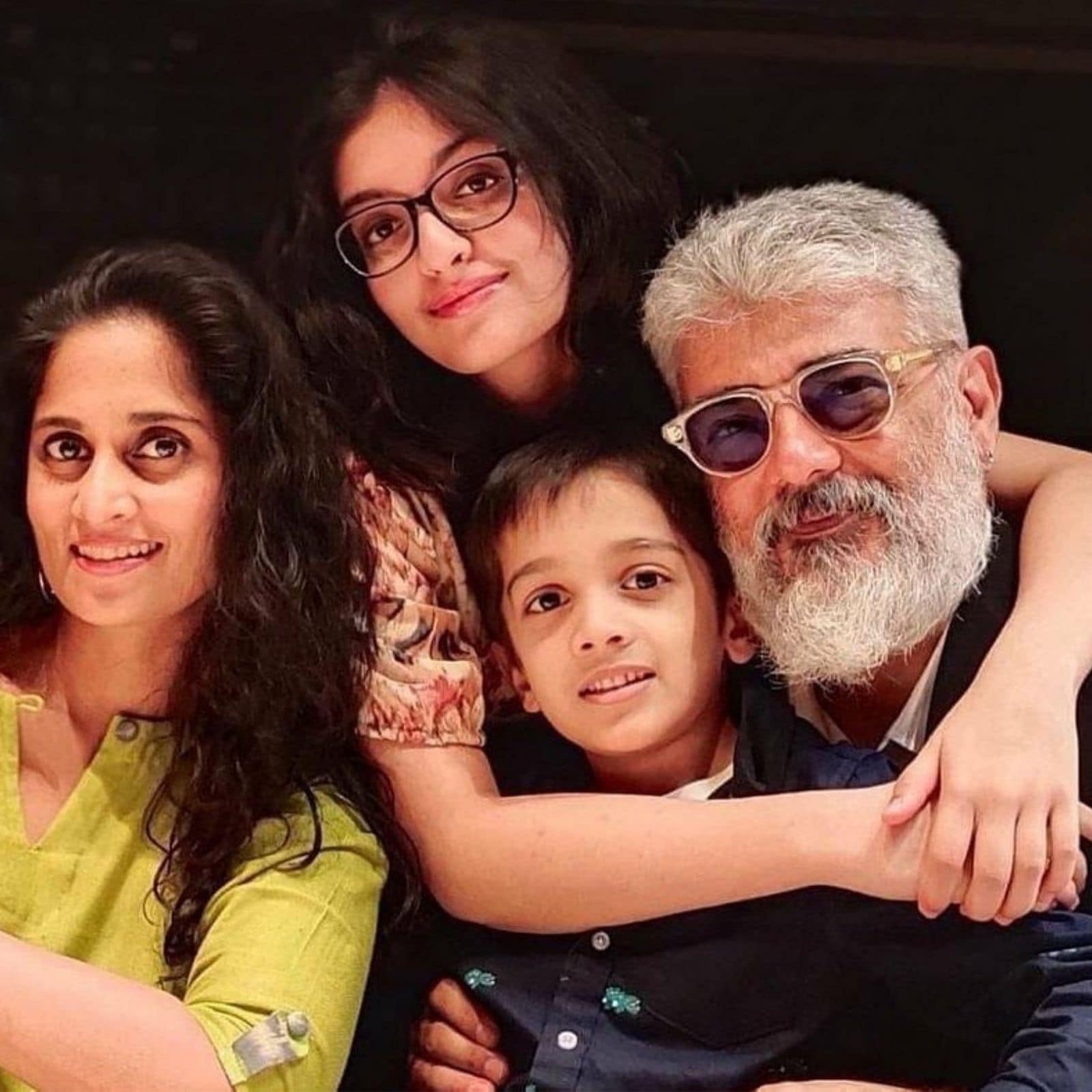 மகளா? தங்கையா? அம்மா ஷாலினியுடன் அனோஷ்கா அஜித் - வைரலாகும் படங்கள் ...