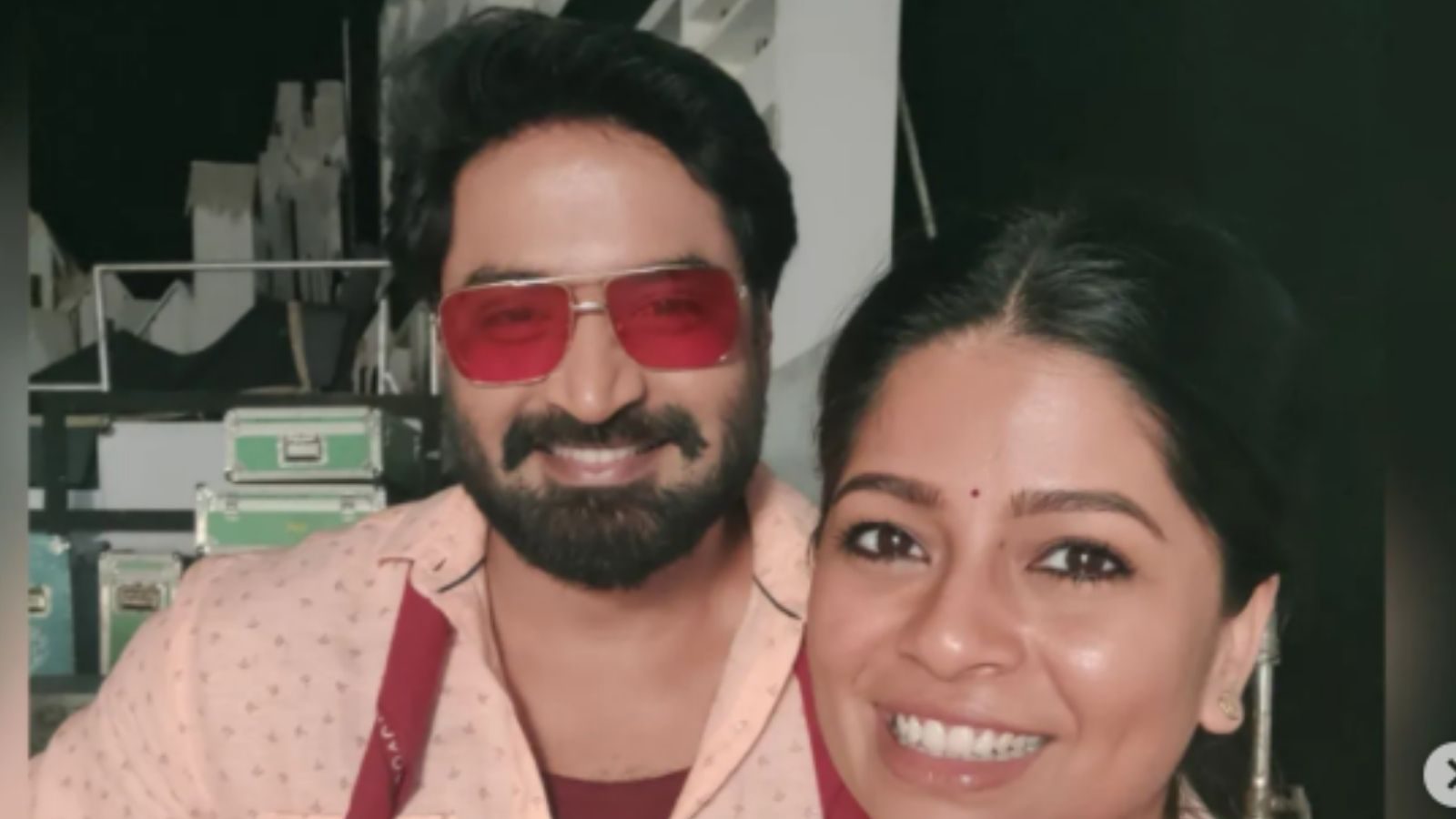 கிளாமரில் கலக்கும் 'நாம் இருவர் நமக்கு இருவர்' சீரியல் நடிகை ...