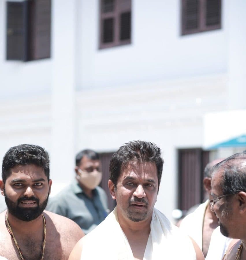 பத்மநாப சாமி கோவிலில் அர்ஜூன் சாமி தரிசனம்..! – News18 தமிழ்