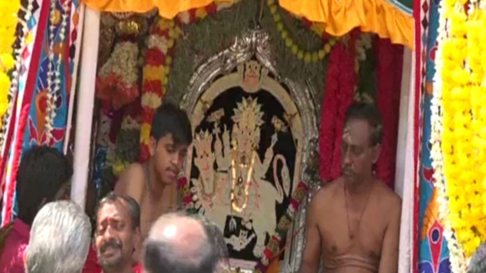 தென்னூர் உக்கிரமாகாளியம்மன் ஆலயத்தில் திருவிழா... திரளான பக்தர்கள் ...