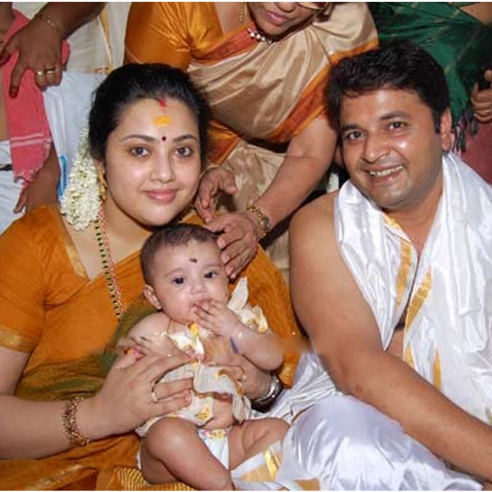 மீளா துயரத்தில் நடிகை மீனா.. கணவர் வித்யாசாகர் மறைவு – News18 தமிழ்