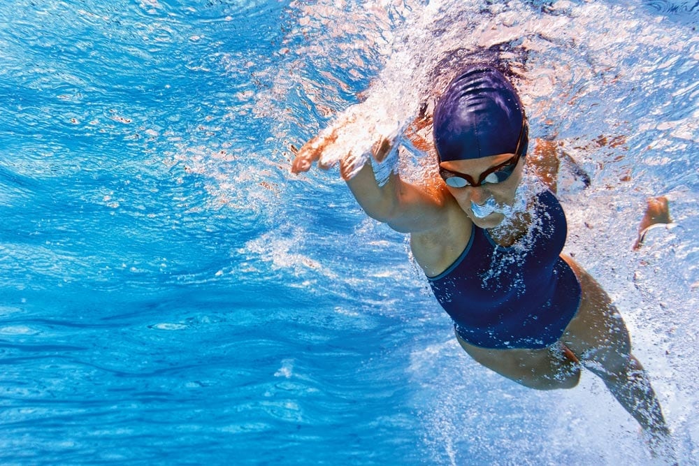 பொது நீச்சல்குளத்தில் நீந்த செல்கிறீர்களா..? எச்சரிக்கும் மருத்துவர்கள் ...