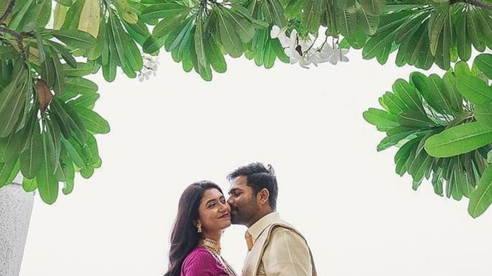 நீண்ட நாள் காதலியை கரம் பிடித்த சூரரைப்போற்று பிரபலம்! 'Soorarai Pottru ...