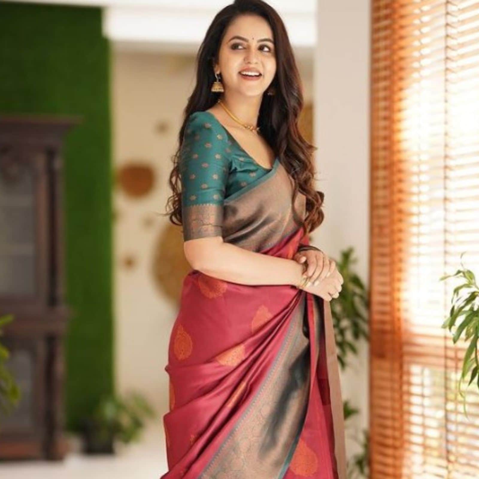 புடவையில் செம்ம அழகாக இருக்கும் சன் டிவி கயலின் போட்டோஸ்.. – News18 தமிழ்