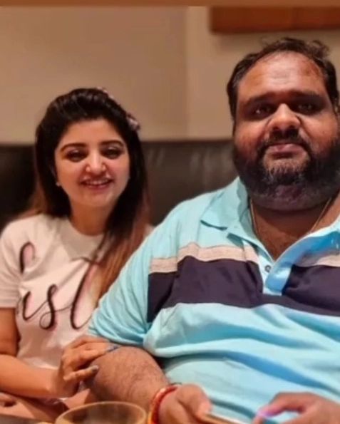 ரசிகையாக இருந்து பெருமைமிகு மனைவியானேன் - மகாலட்சுமி – News18 தமிழ்