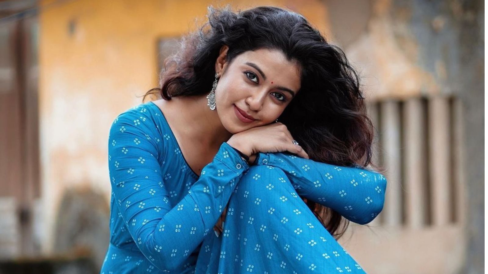 திரைப்பட வாய்ப்புக்காக காத்திருக்கும் ரோஷினி ஹரிபிரியன்!