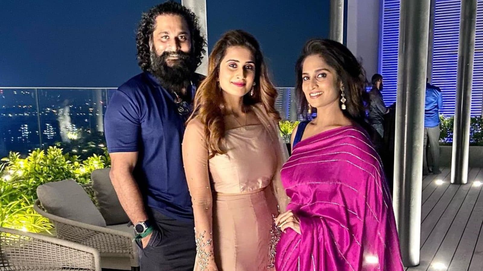 Shalini Ajith - Shamlee: ஷாலினி அஜித் - ஷாமிலியின் தீபாவளி கொண்டாட்ட ...