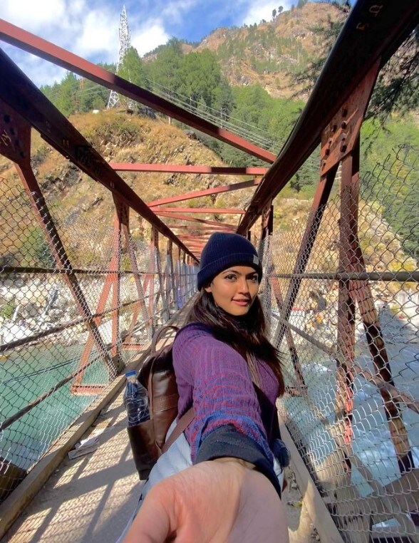 குளு குளு ஷிம்லாவுக்கு சுற்றுலா சென்ற அபர்ணா தாஸ்..! வெக்கேஷன் க்ளிக்ஸ ...