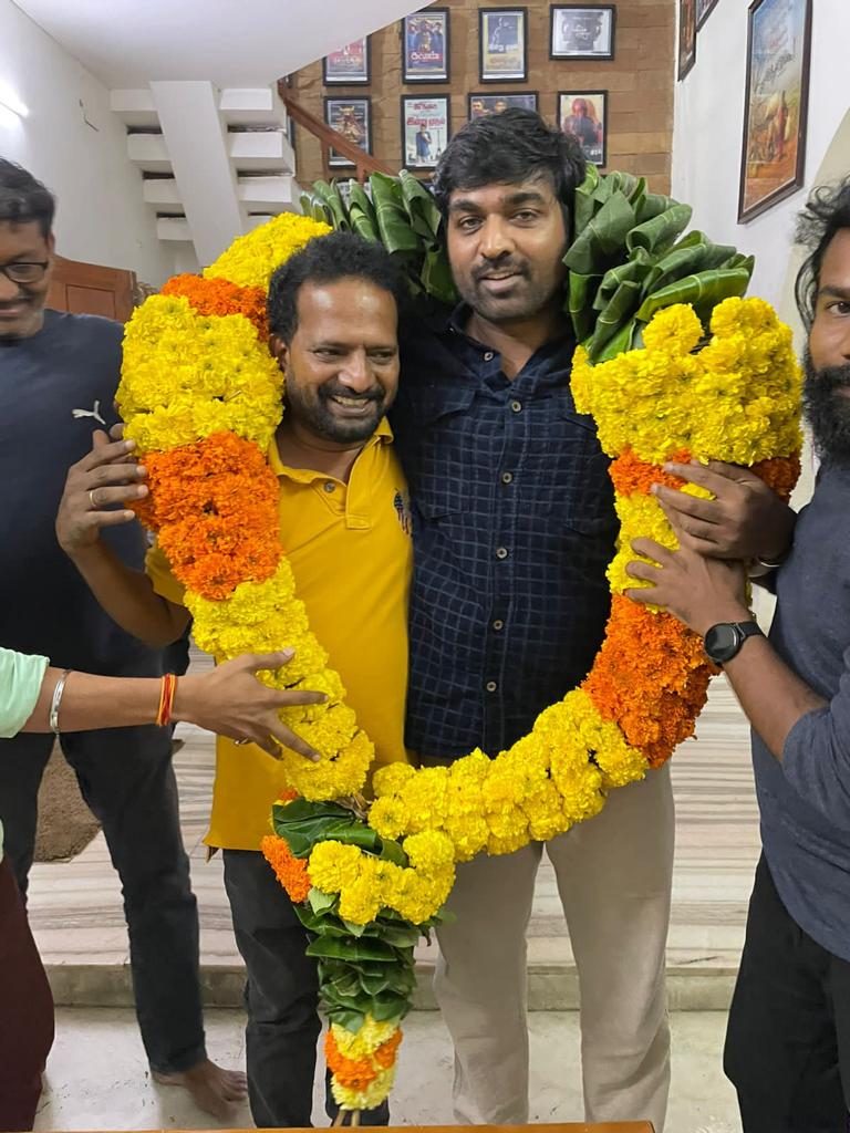 விஜய் சேதுபதியின் DSP படத்திற்கு வெற்றி விழா கொண்டாடிய படக்குழுவினர் ...