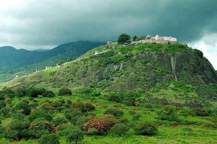 தென்காசி மாவட்டத்திற்கு புகழ்சேர்க்கும் திருமலை கோவில்....