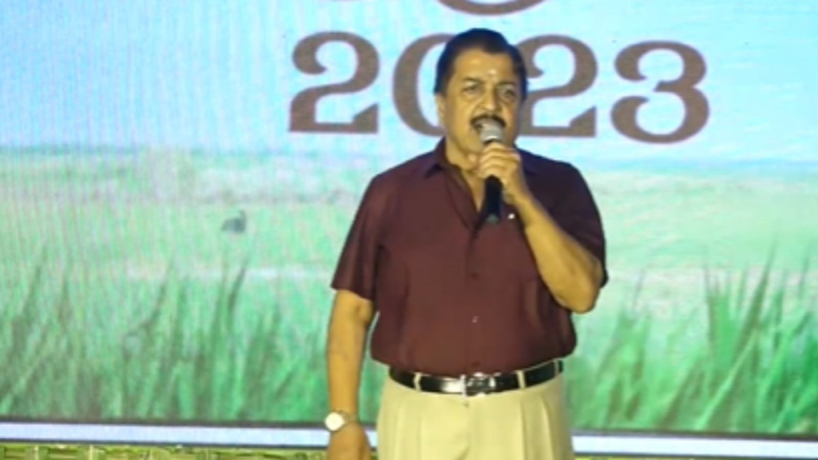 'குளிருக்காக சாக்குபைகளை போர்த்திக்கொண்டு படுத்தேன்' - சிவக்குமார் ...