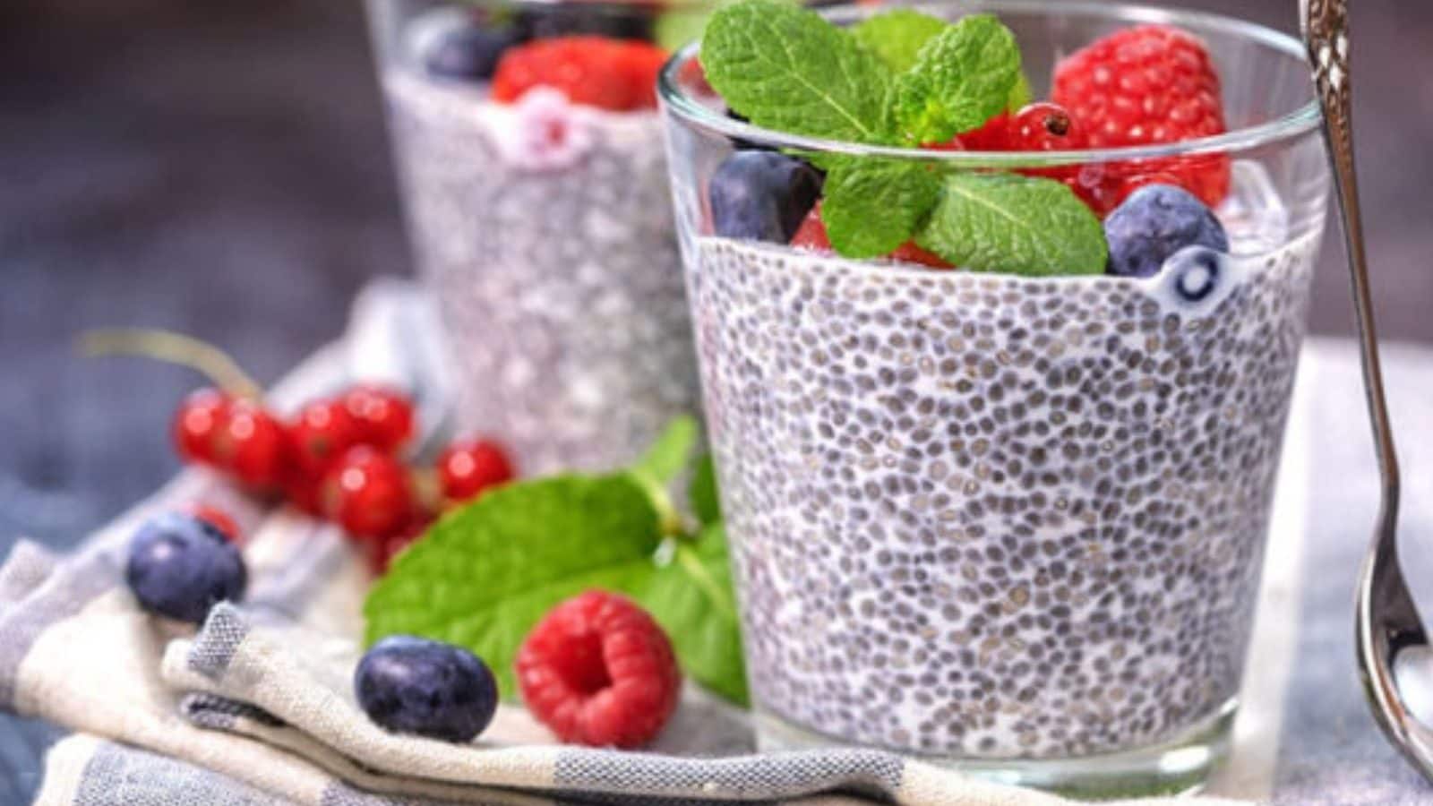 வெப்பத்தை தணிக்கும் சியா விதைகள் சேர்த்த ஜூஸ் ரெசிபீஸ்....சும்மா கூலா ...