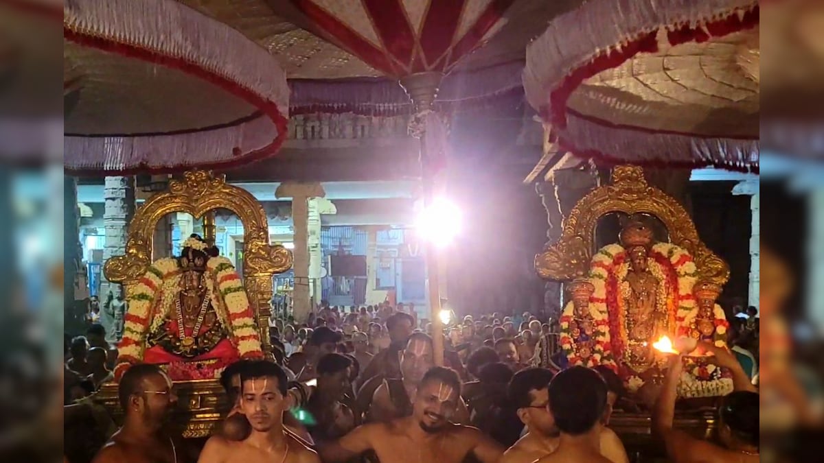 Kanchipuram News : World famous varadharaja perumal temple irattai ...