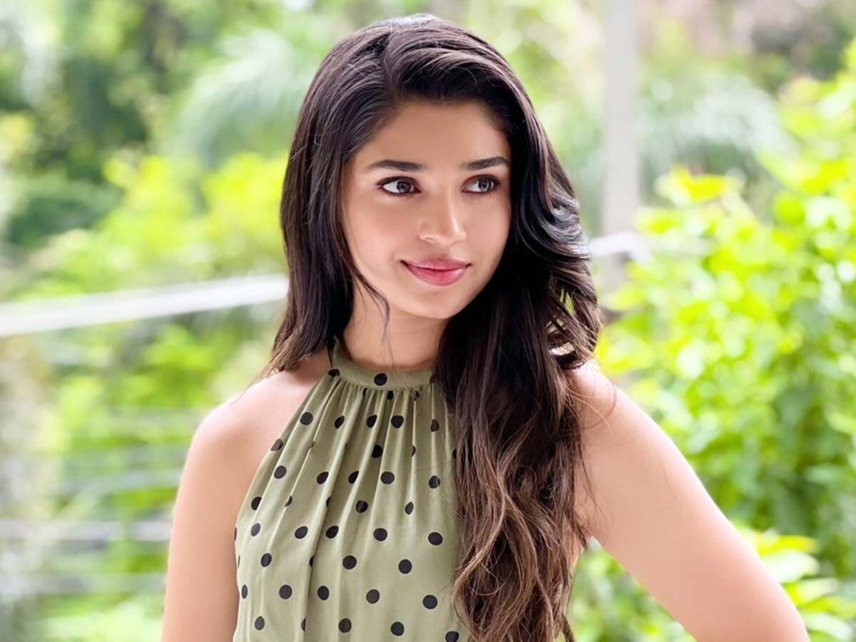 பிளாஸ்டிக் சர்ஜரியால் என் முகம் மாறியதா? - கீர்த்தி ஷெட்டி விளக்கம் – News18 தமிழ்