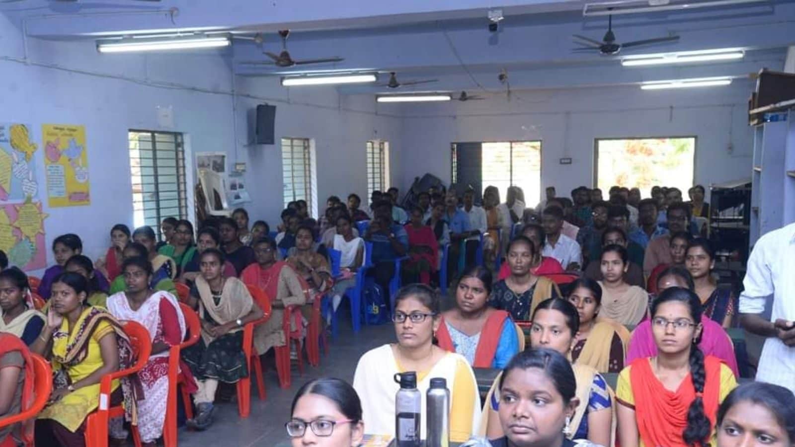 செங்கோட்டையில் இலவச போட்டி தேர்வு வகுப்புகள் தொடக்கம்..!