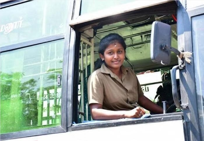 ஷர்மிளாவிற்கு கார் பரிசளித்த கமல் - வைரலாகும் போட்டோ – News18 தமிழ்