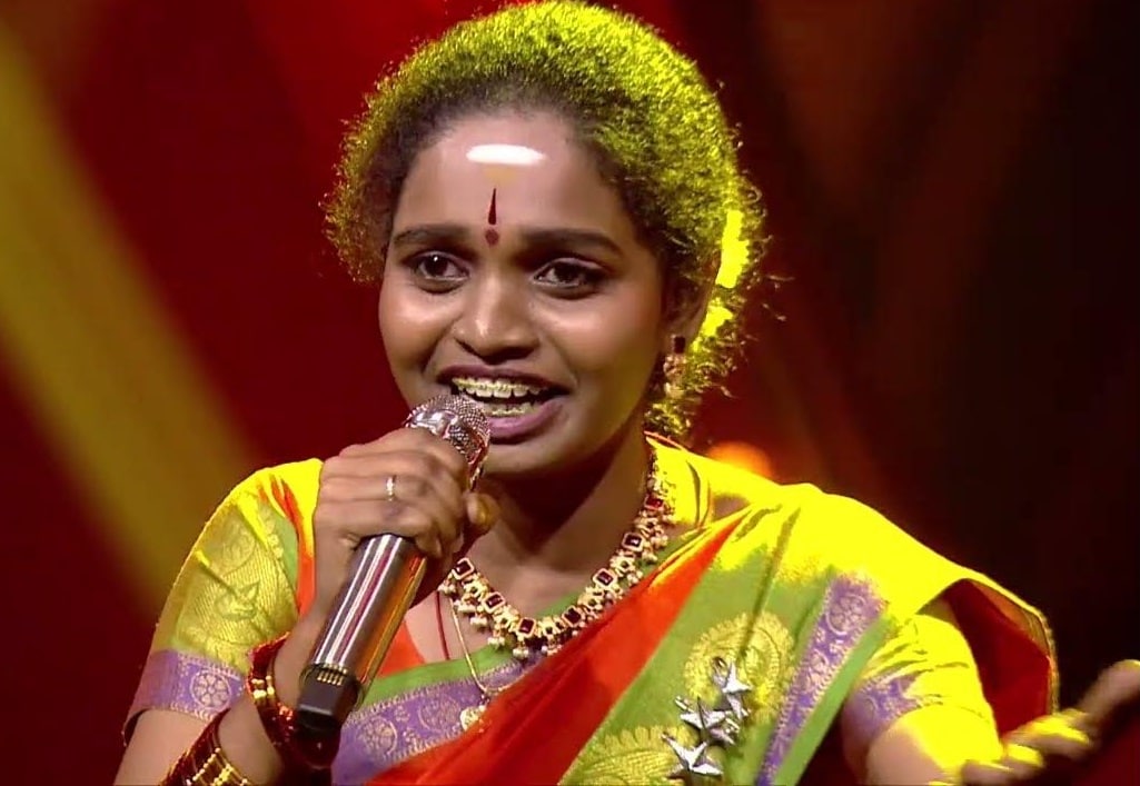 முதல் பெண் - வரலாற்று சாதனை செய்த சூப்பர் சிங்கர் அருணா – News18 தமிழ்