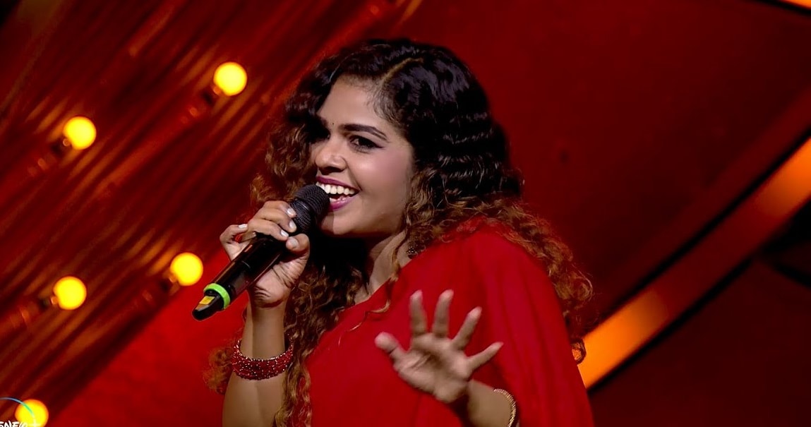 முதல் பெண் - வரலாற்று சாதனை செய்த சூப்பர் சிங்கர் அருணா – News18 தமிழ்