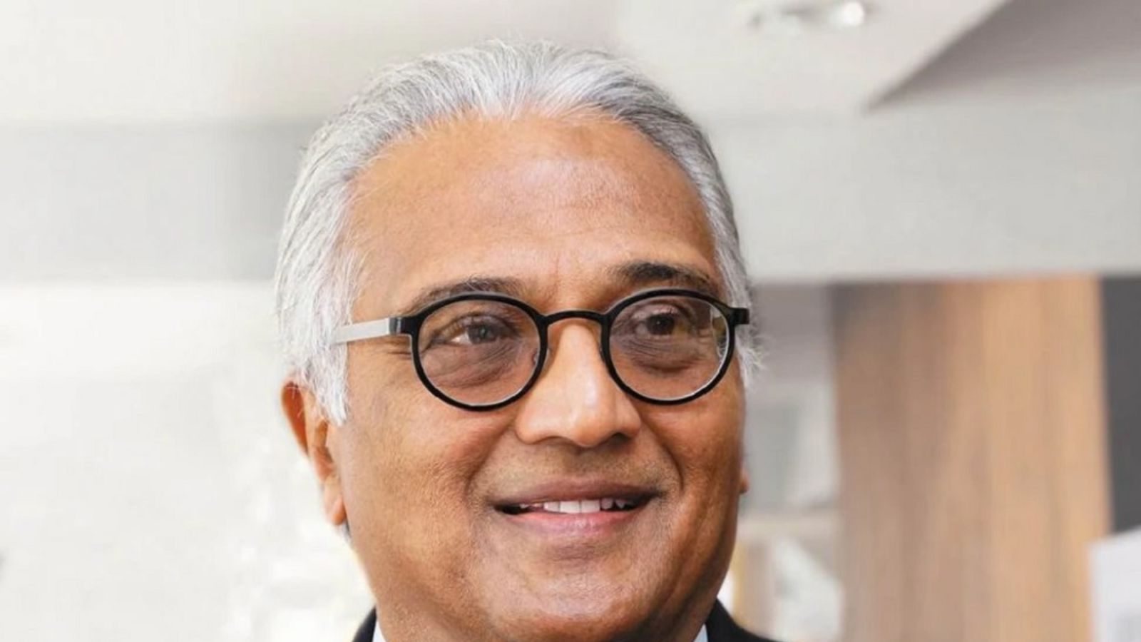 யார் இந்த மம்மன் மாப்பிள்ளை? பங்குச்சந்தையில் ஒரு லட்சம் விலையை எட்டிய ...