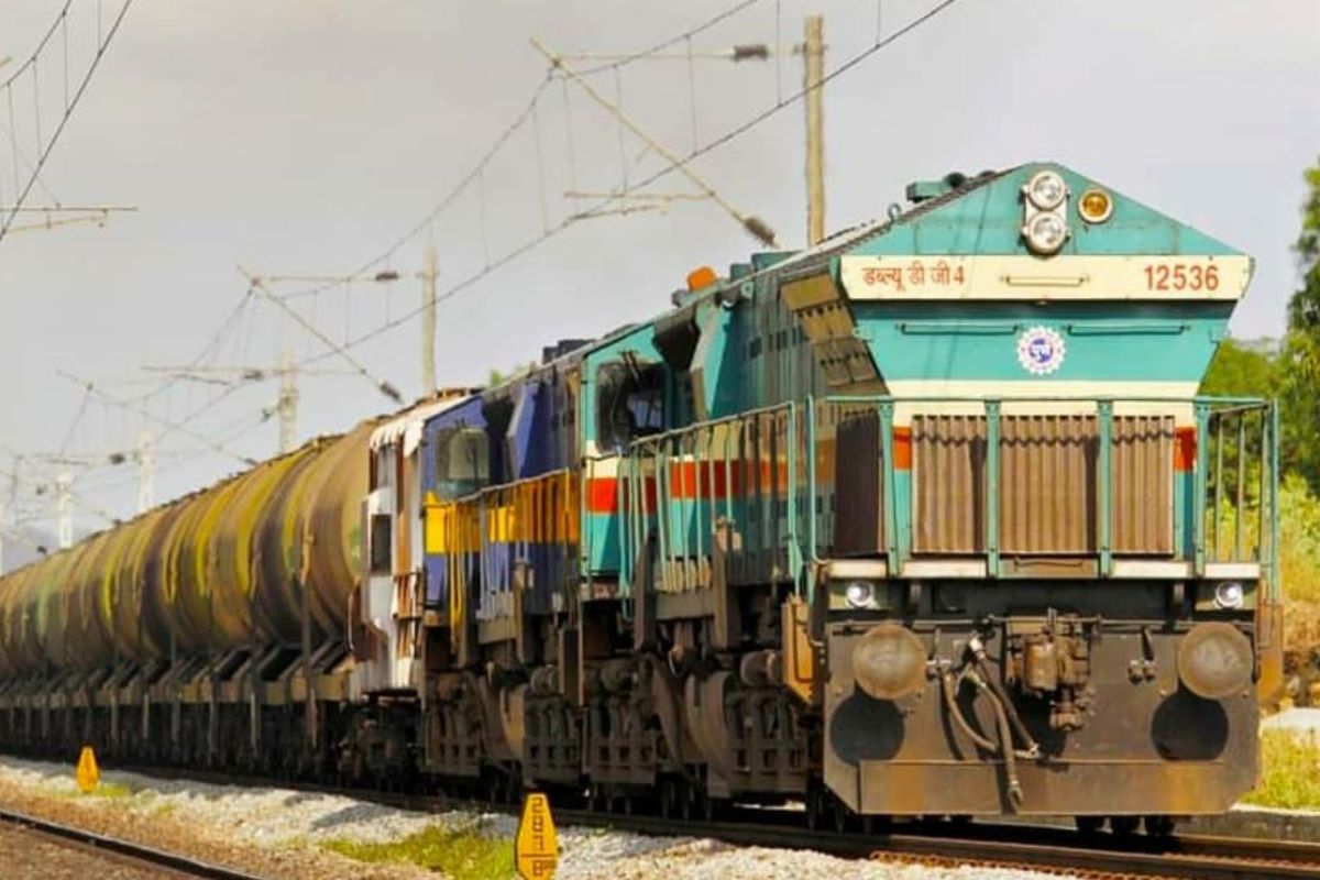 NMG ரயிலில் ஜன்னல்கள் இல்லை, கதவுகள் இல்லை... ஏன் தெரியுமா? – News18 தமிழ்