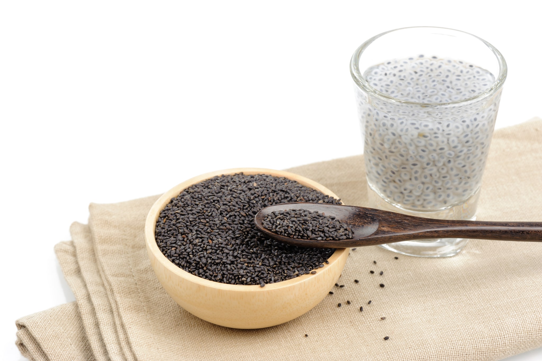 5 health benefits of basil seeds | சசப்ஜா விதைகள் தரும் அற்புத நன்மைகளை ...