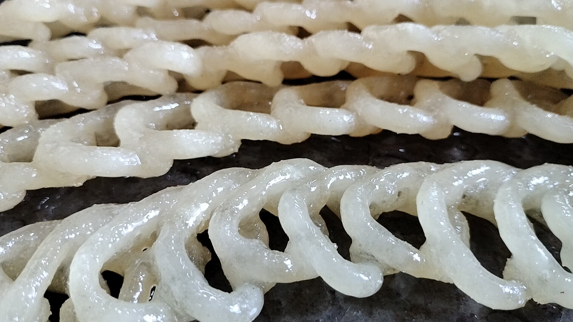 இது ஜிலேபி இல்ல சீனி மிட்டாய்.. விருதுநகரின் இந்த ஸ்பெஷல் மிட்டாய ...