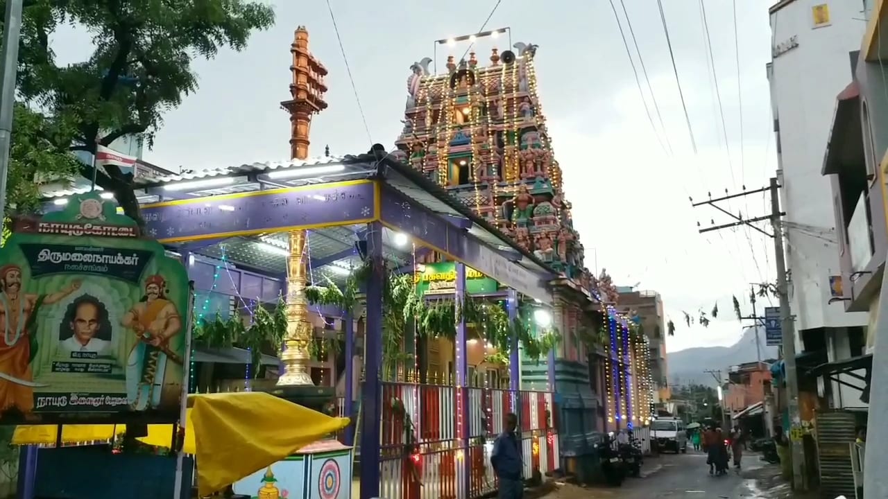 தேனியில் அம்மனுக்கு வெள்ளிக்கவசம்.. பக்தர்கள் பரவசம்! | தேனி செய்தி ...