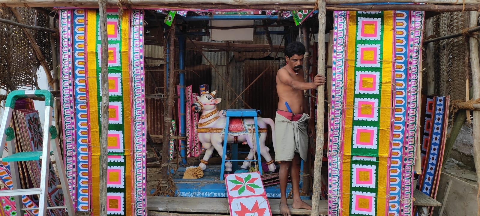 dasara saparam celebration in nellai, நெல்லையில் சப்பரங்களுக்கு தட்டி ...