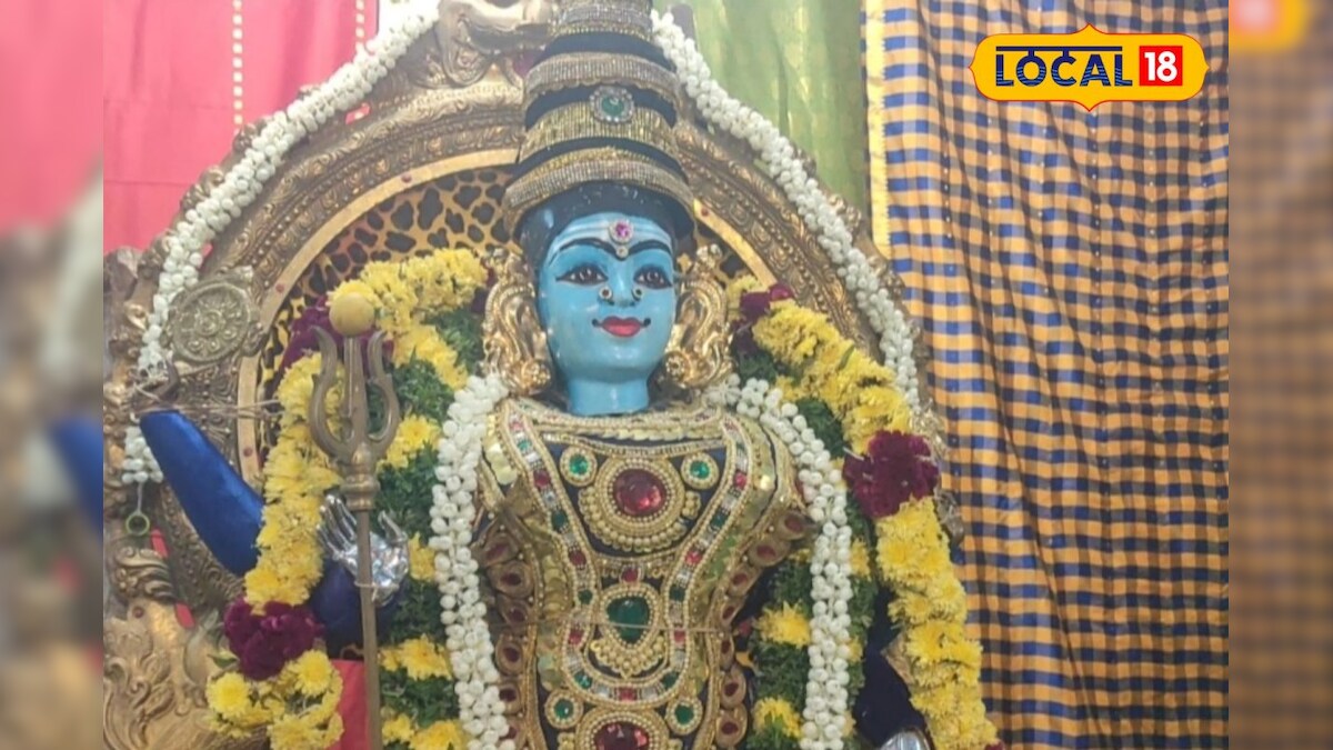 Vishnu durga alangaram to amman during navaratri celebration in trichy ...