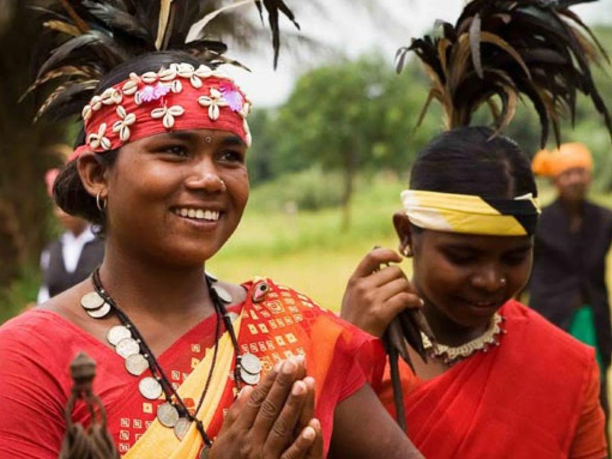 புருவங்களை காணிக்கை அளிக்கும் பழங்குடிகள்!!! – News18 தமிழ்