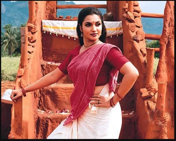பிரபல நடிகை சுகன்யாவின் மகளா இது? அச்சு அசல் அம்மாவை போலவே இருக்காரே ...