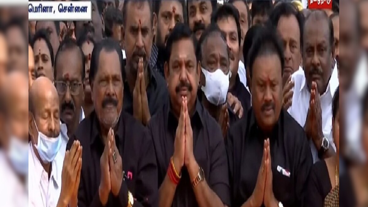 eps pay homage to mgr memorial | எம்ஜிஆர் நினைவிடத்தில் ஈபிஎஸ் மரியாதை ...