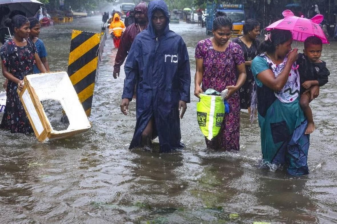 ரேஷன் அட்டை இல்லாதவர்கள் ரூ.6000 வெள்ள நிவாரண நிதி பெறுவது எப்படி? – News18 தமிழ்