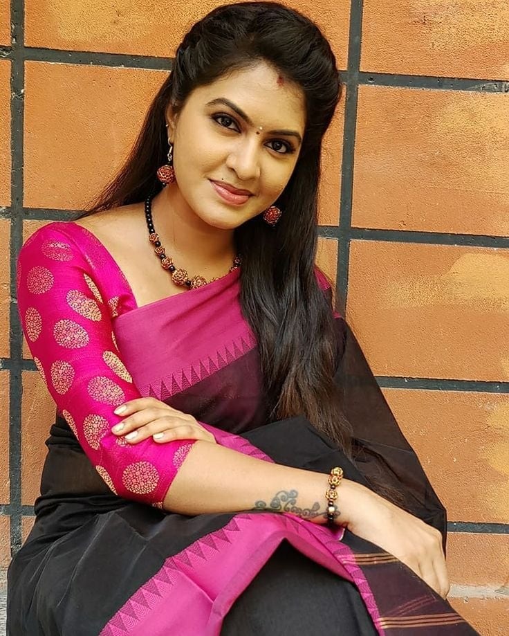 திருமணம் குறித்து அப்டேட்? நடிகை ரச்சிதாவின் இன்ஸ்டா பதிவுக்கு ...