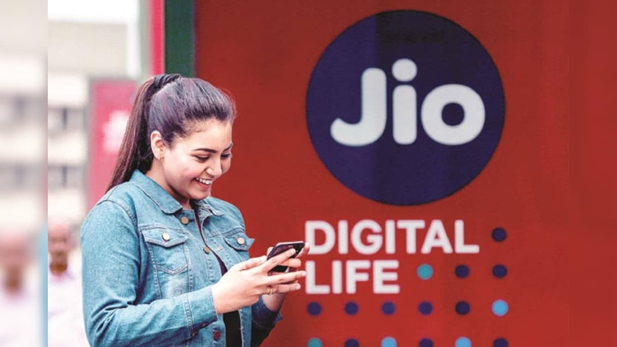 நம்பமுடியாத பிரீபெய்டு ஆஃபர் வெளியிட்ட Jio... வாடிக்கையாளர்கள் குஷி – News18 தமிழ்