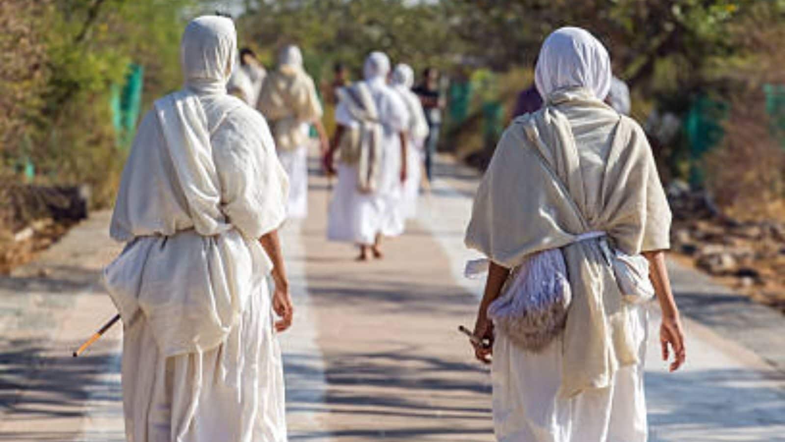 ஜெயின் துறவிகள் ஒருபோதும் குளிப்பதில்லையாம்... காரணம் என்ன தெரியுமா?